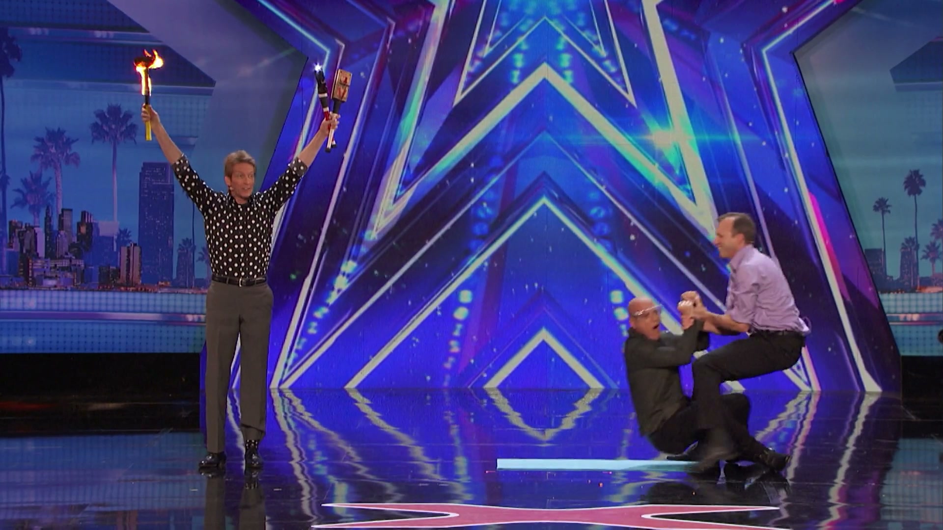 The Passing Zone: Juggling duo brings Howie Mandel into their wacky act ...