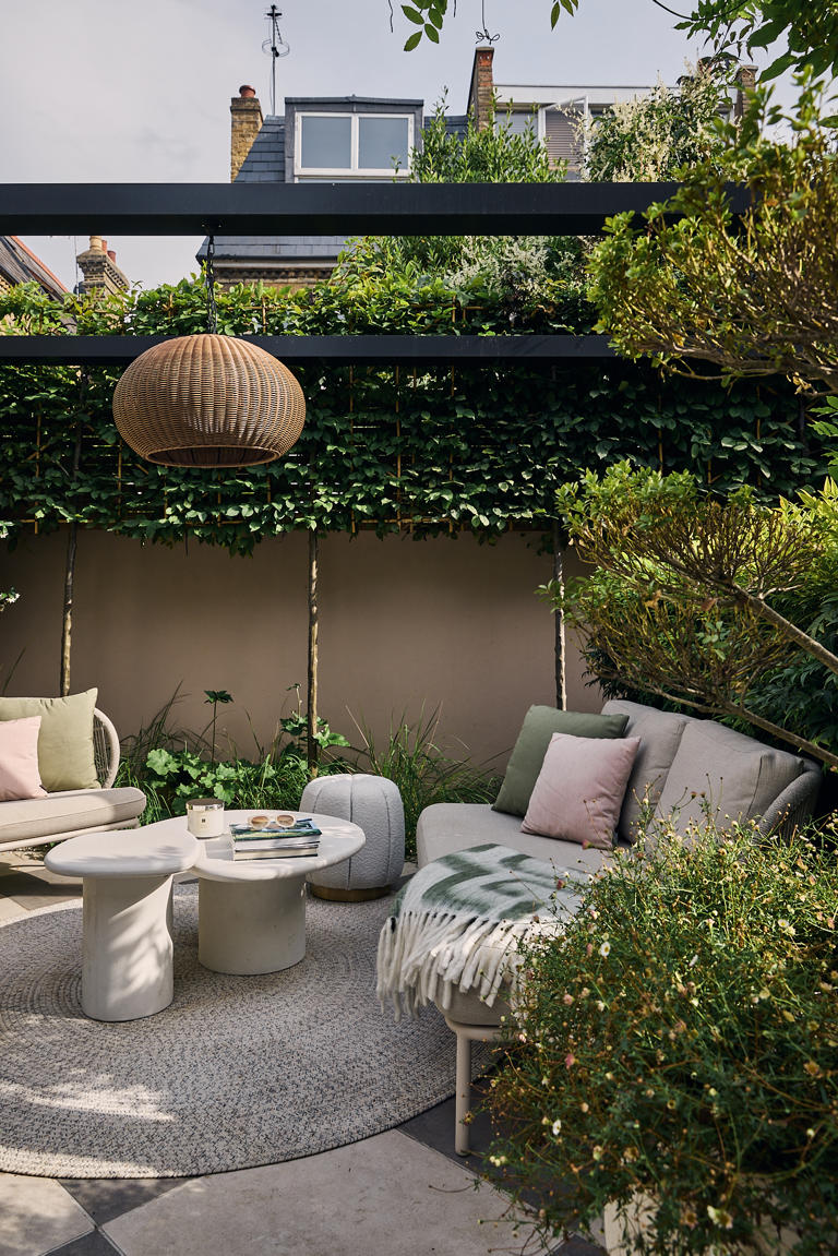 3 outdoor lighting choices that make your garden feel tacky and cheap