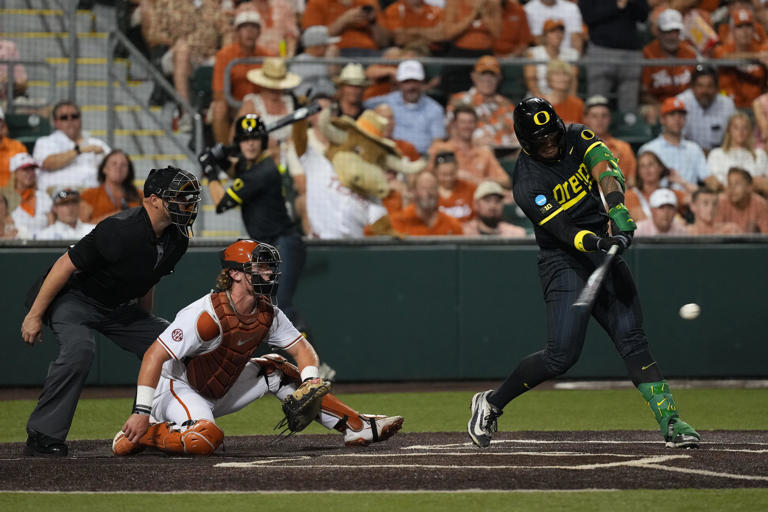 Oregon baseball vs. Texas updates. NCAA super regional score, TV, time