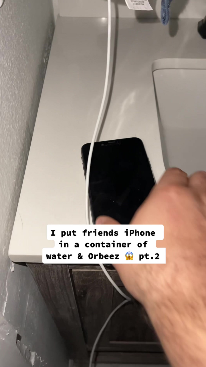 iPhone in water and Orbeez experiment: What happens next?