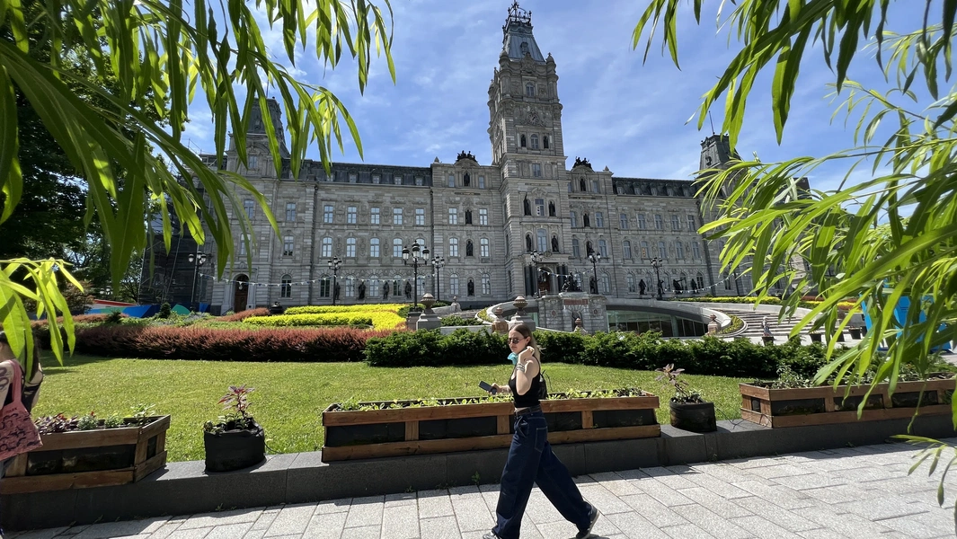 Quebec Liberals rally behind new French language policy