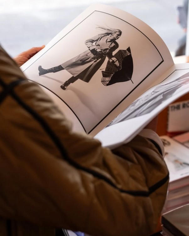 Burberry ubah kios koran London jadi pop-up mewah