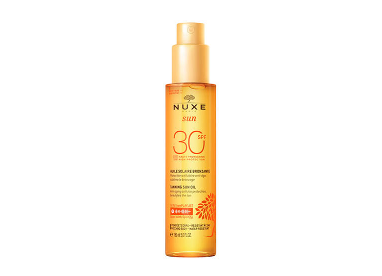 French beauty buys Parisian girls pack for summer in the south of France