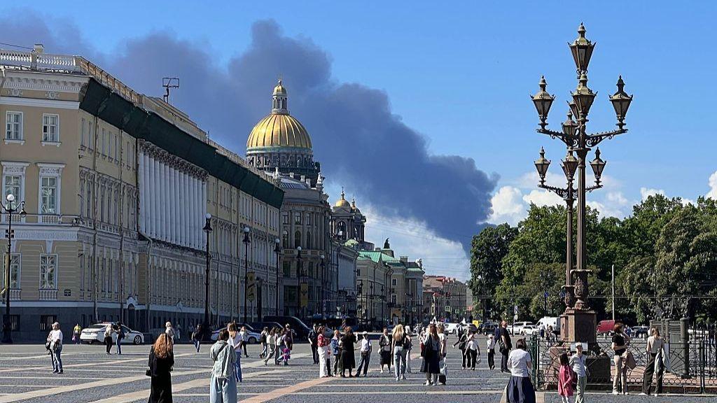 Steve Rosenberg: Lasting image of Russia's economic forum is plume of ...