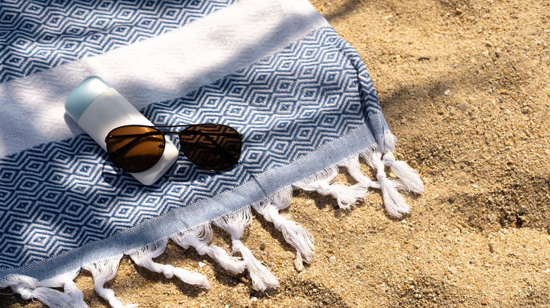 What are the lines on beach towels for?