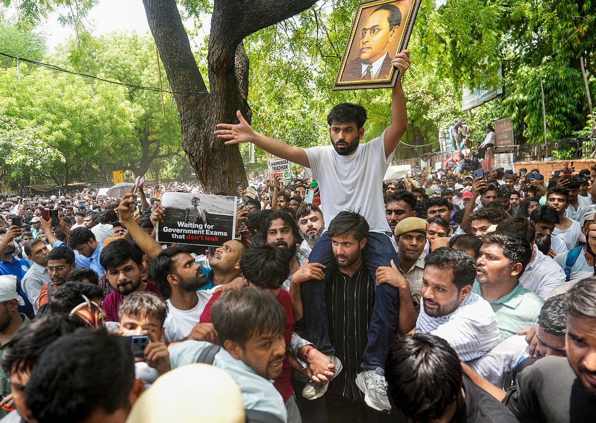 'Agitation will continue': Dipke ups pressure on Pradhan over exam ...