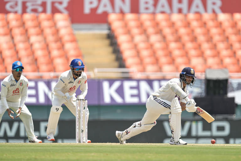 Afghanistan struggles to 113-5 after India declares at 564-8 on day 2 ...