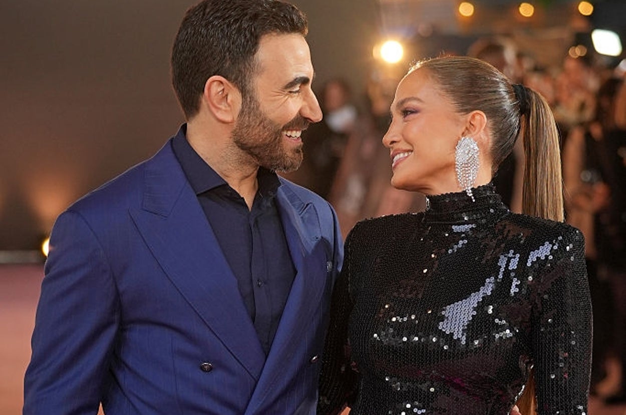 Jennifer Lopez Sets The Record Straight On Brett Goldstein Dating Rumours