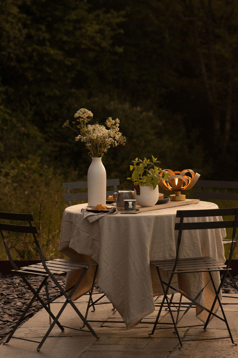 3 outdoor lighting choices that make your garden feel tacky and cheap