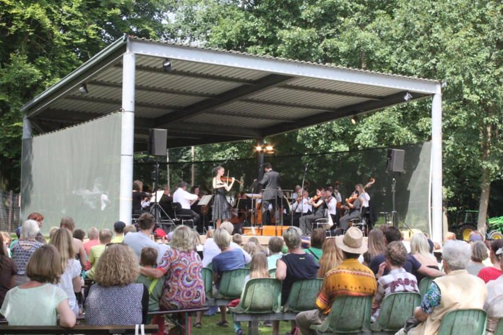 Neubrandenburger Philharmonie spielt „Peter und der Wolf“ im Tiergarten