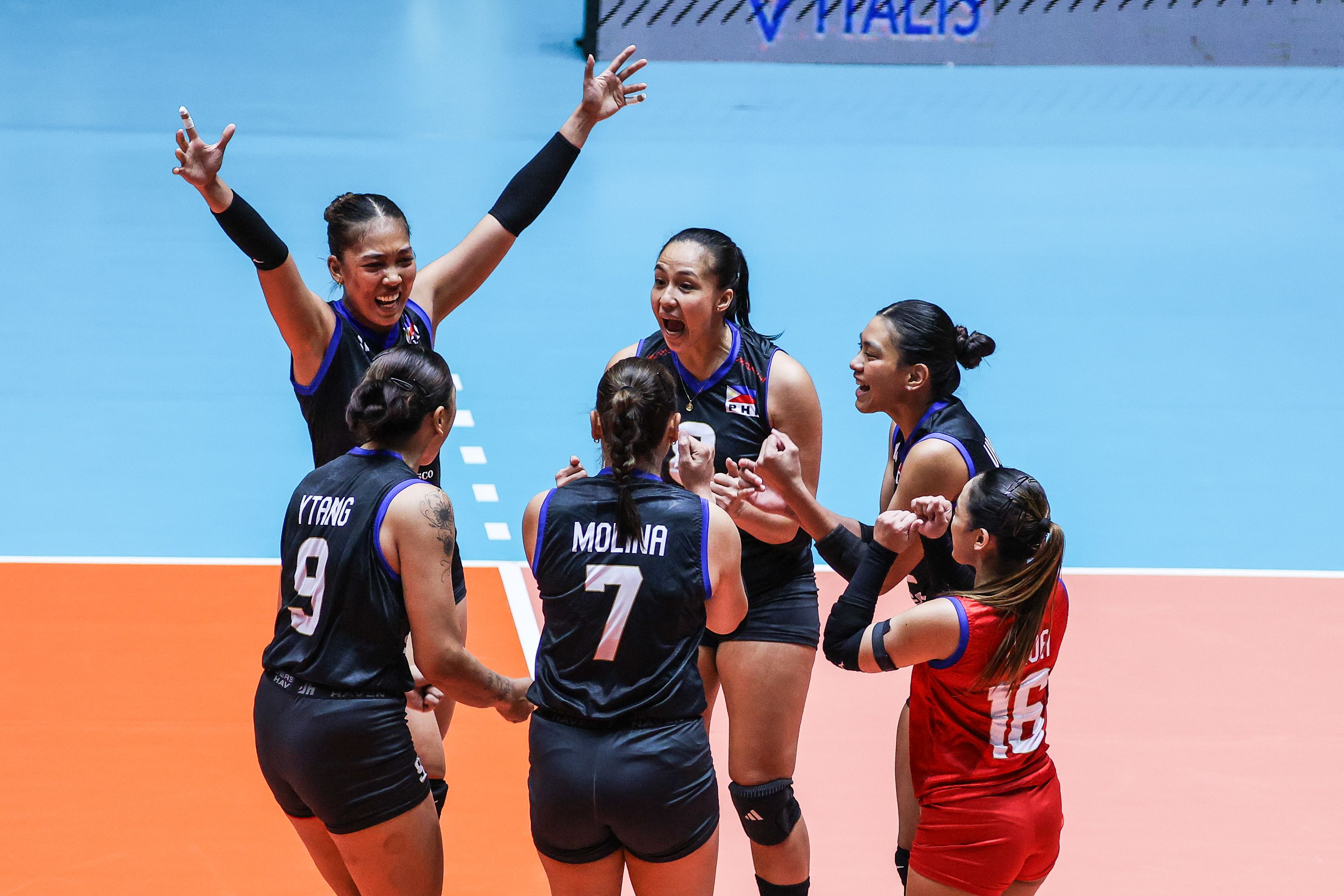 AVC: Alas Pilipinas squanders 1-set lead, falls to Australia