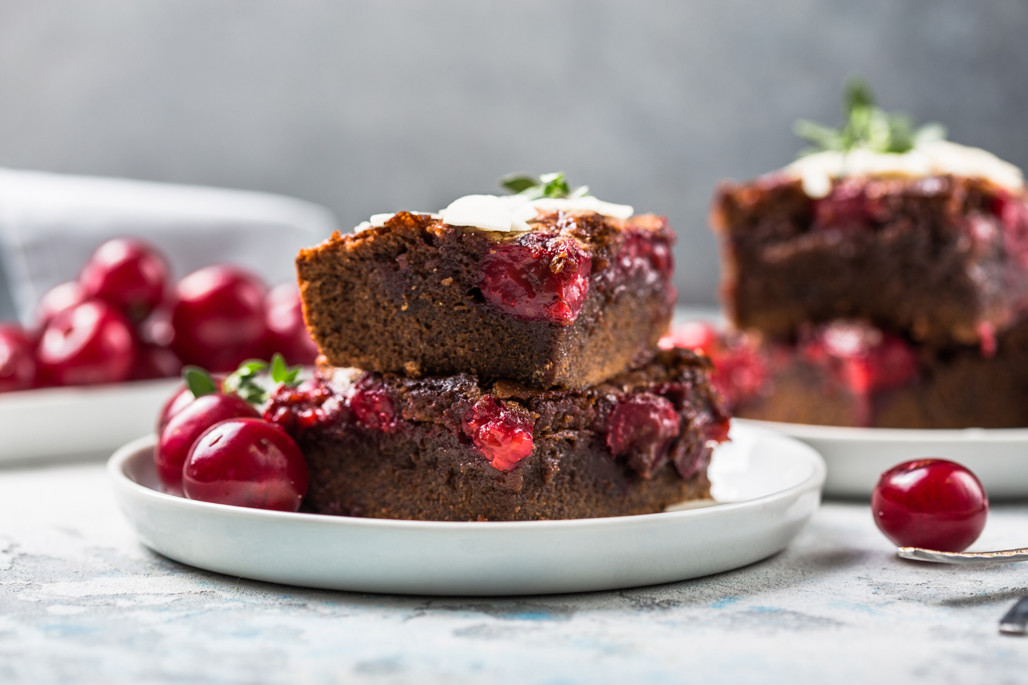 Fondant chocolat et cerises : la recette super simple et hyper ...