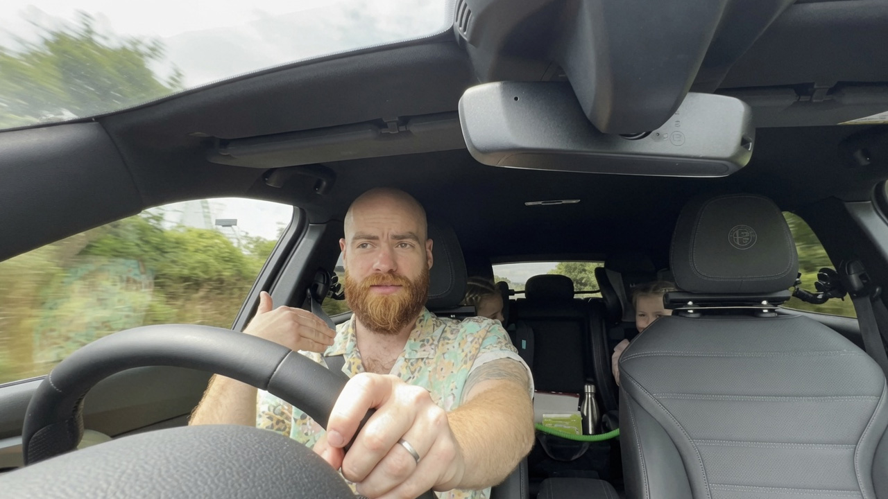 First intense real family test drive of a unique Alfa Romeo cruiser