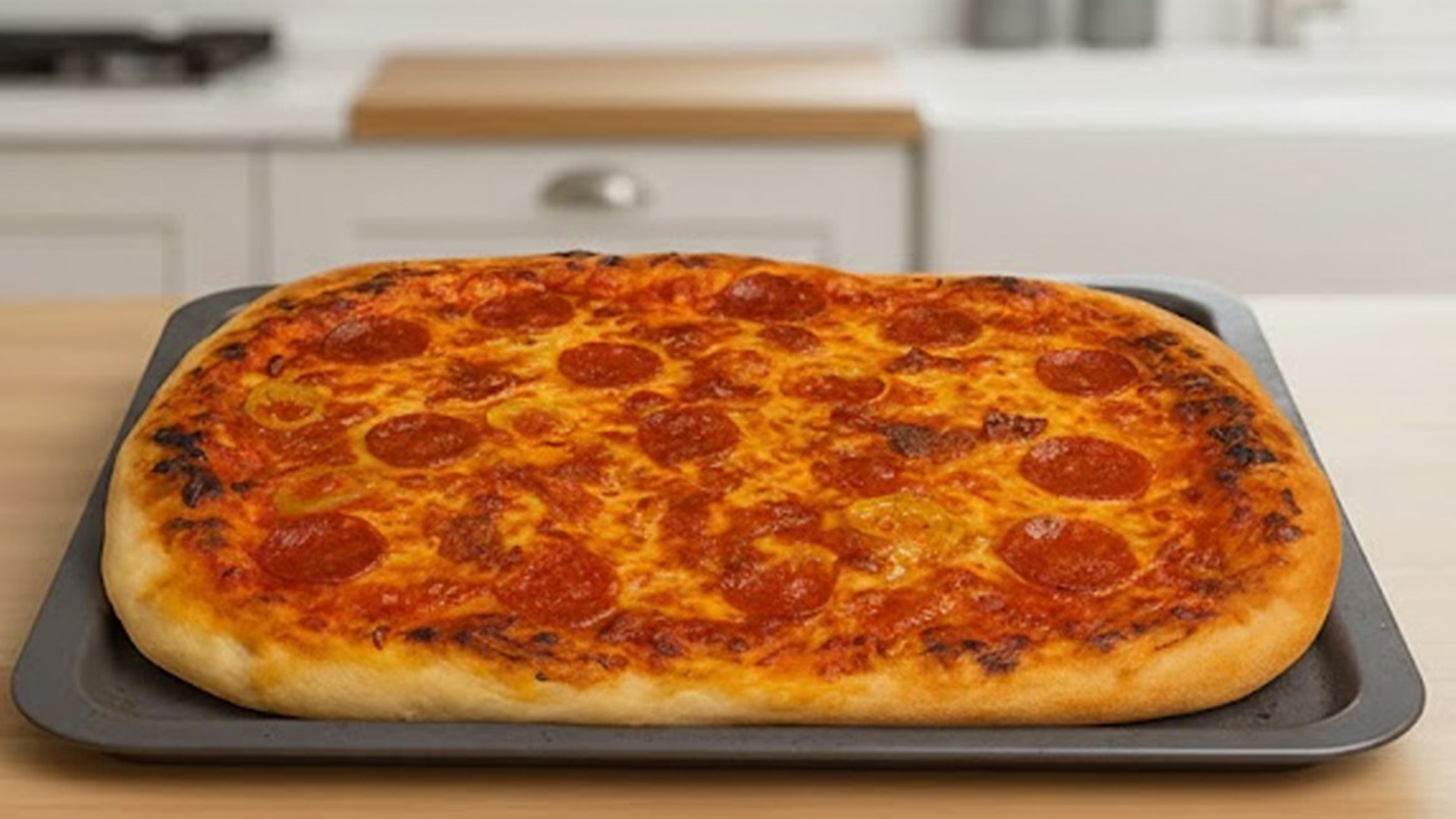 How to make sheet pan pepperoni pizza