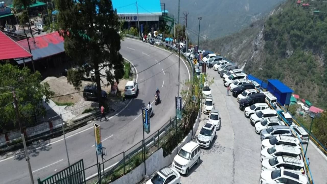 Dehradun police's new traffic plan to manage Mussoorie tourist rush