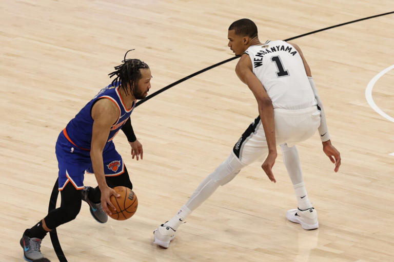 Caitlin Clark rooting against Knicks sweeping Spurs in NBA Finals