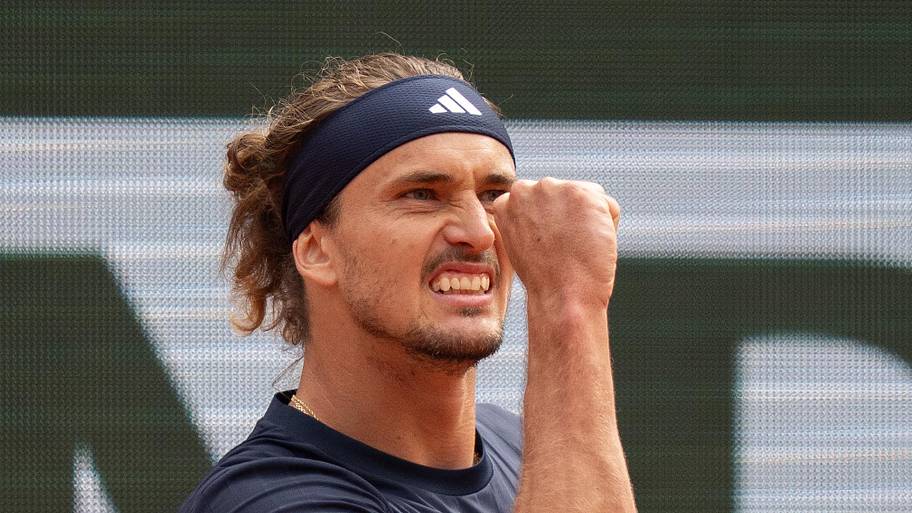 Alexander Zverev's ex-GF Brenda Patea models brown swimsuit before ...