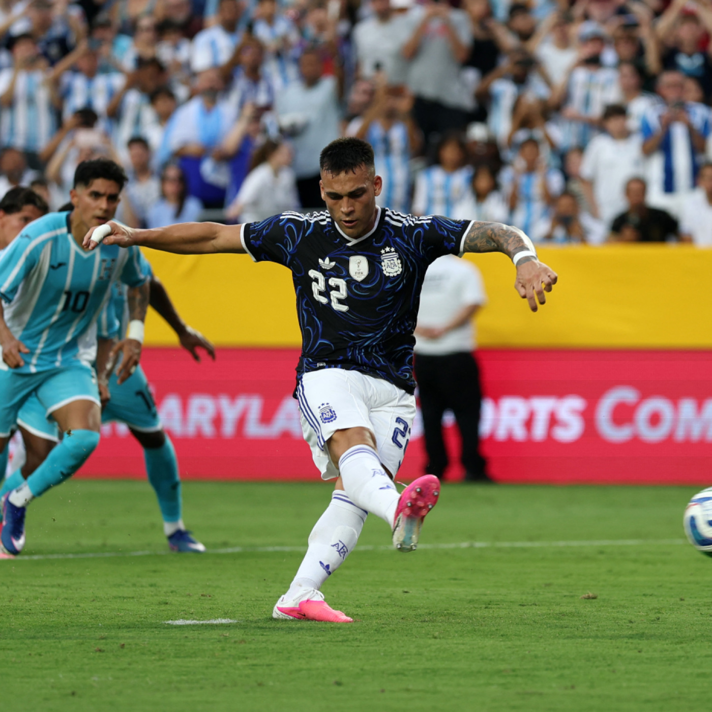 Argentinien gewinnt WM-Test ohne Messi - Brasilien siegt 2:1