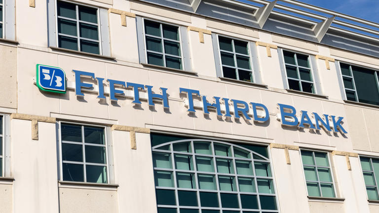 A major bank is closing 75 locations, leaving people with fewer options