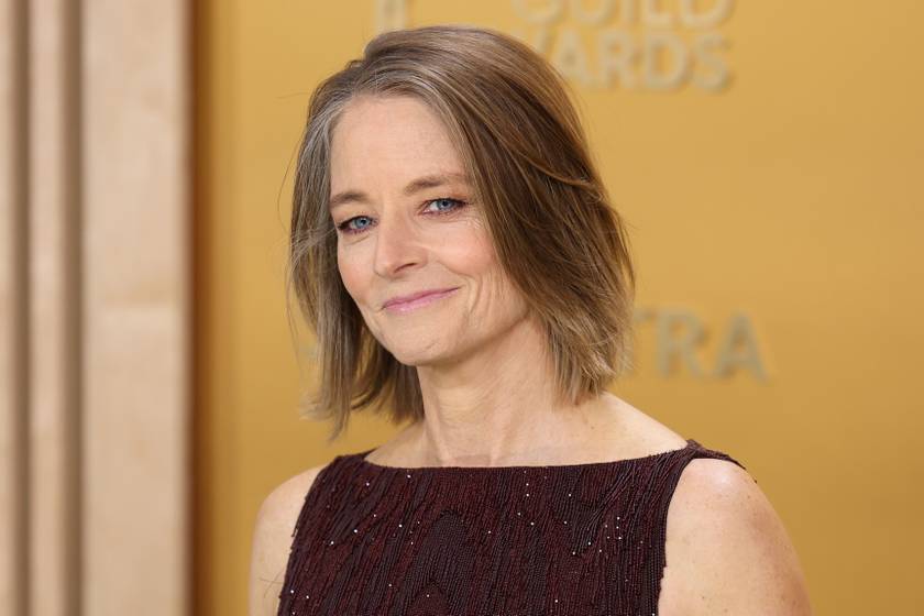 Jodie Foster 27 éves fia jóképű pasi: Charles édesanyjával lépett a ...