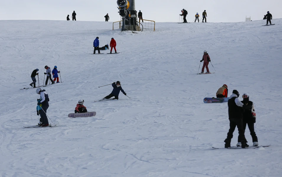 Heavy snow opens ski season amid El Niño risk