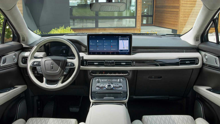 This 4-year-old Lincoln is the ultimate American luxury SUV for way ...