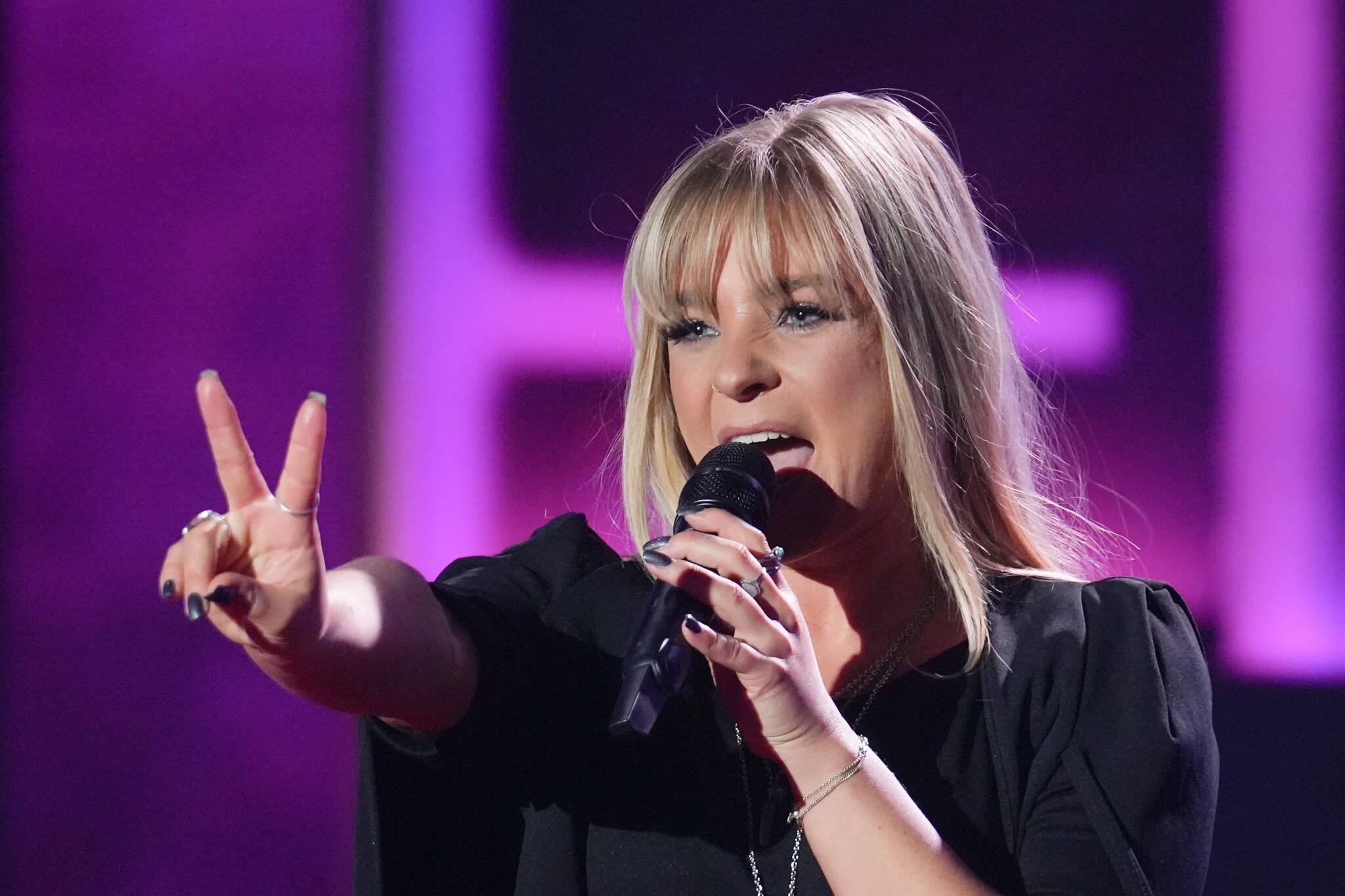 Schlagerstar Marina Marx fällt von Fernsehgarten-Bühne – und singt weiter