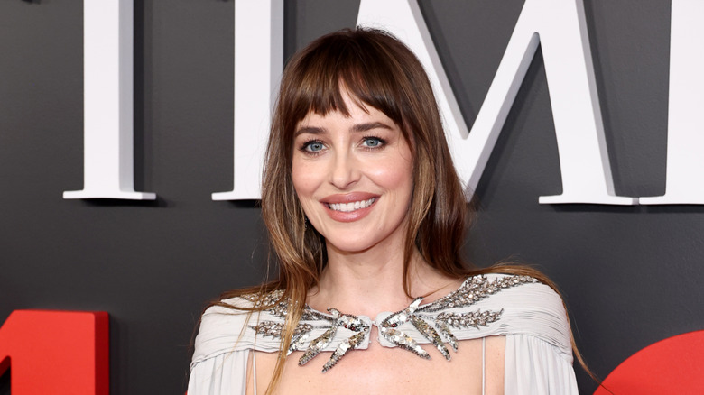 Dakota Johnson inherited mom Melanie Griffith's megawatt smile and ...