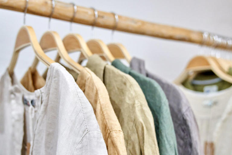 You’re probably throwing away silica gel packets—here’s what a pro ...
