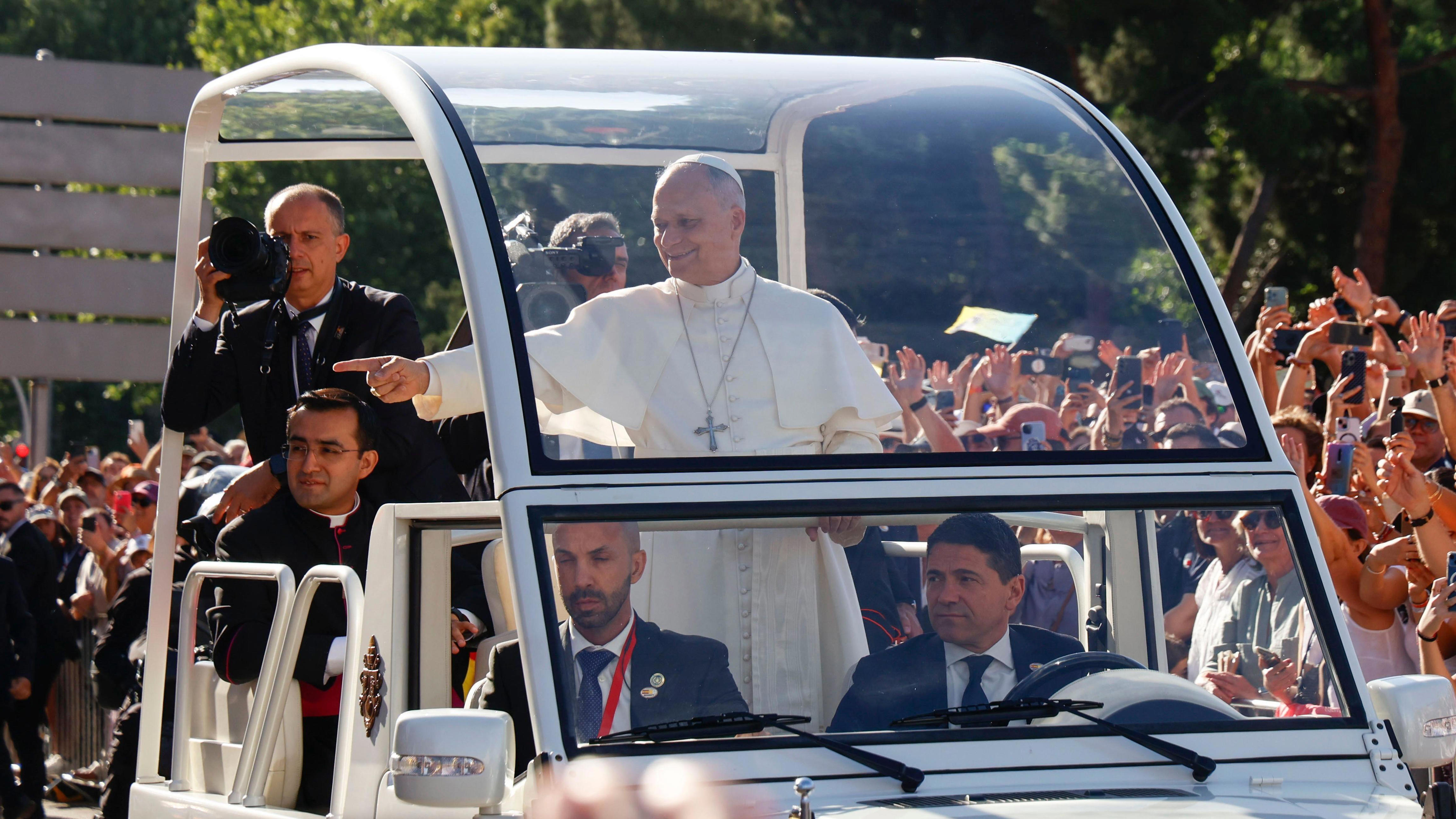 Huge crowds throng Madrid streets for Pope's open-air mass