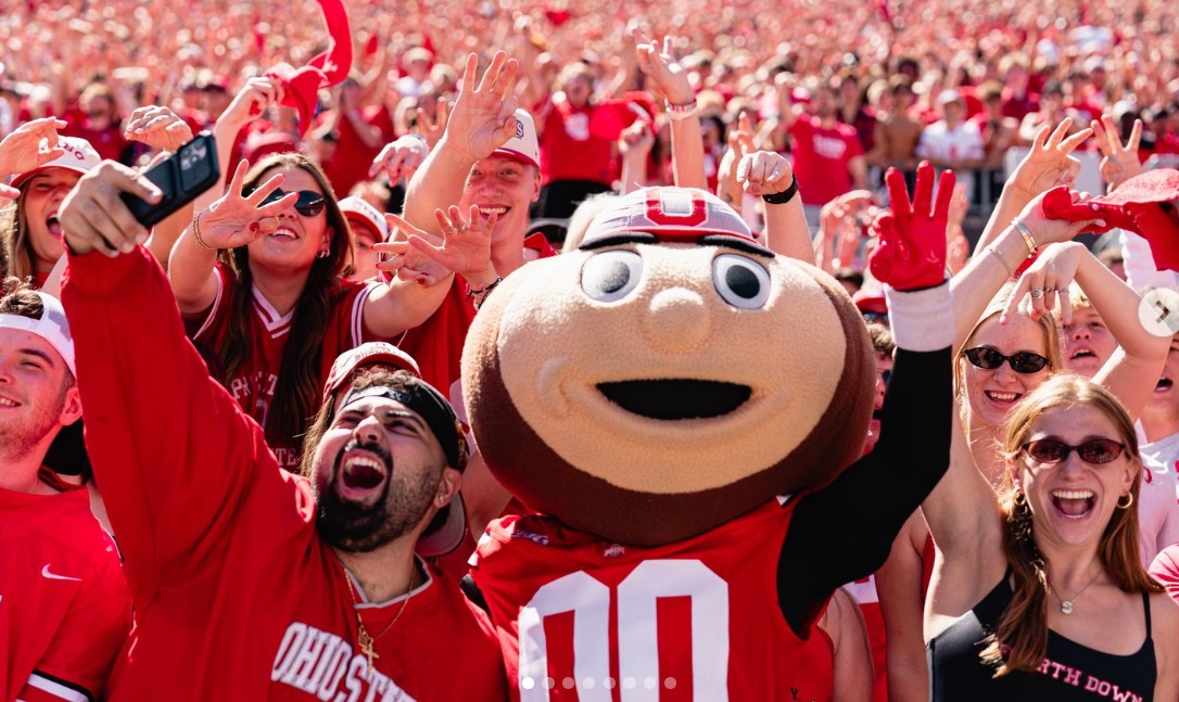 10 most toxic fanbases in college football right now