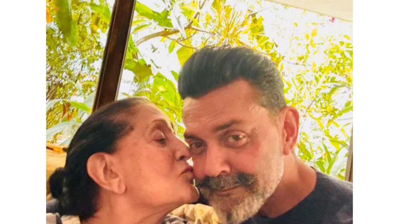 Sunny Deol shares adorable pic of mom Prakash Kaur kissing Bobby Deol
