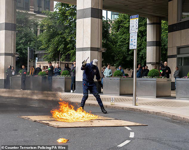 Canary Wharf hosts terror attack training exercise - with firefighters ...