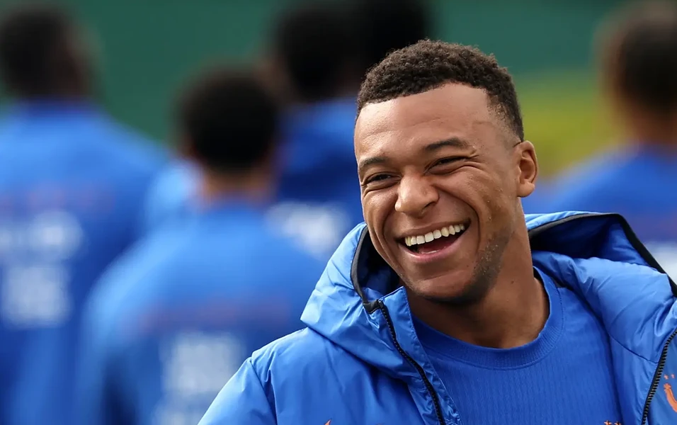 Mbappé offers fresh take on Messi-Ronaldo rivalry ahead of World Cup