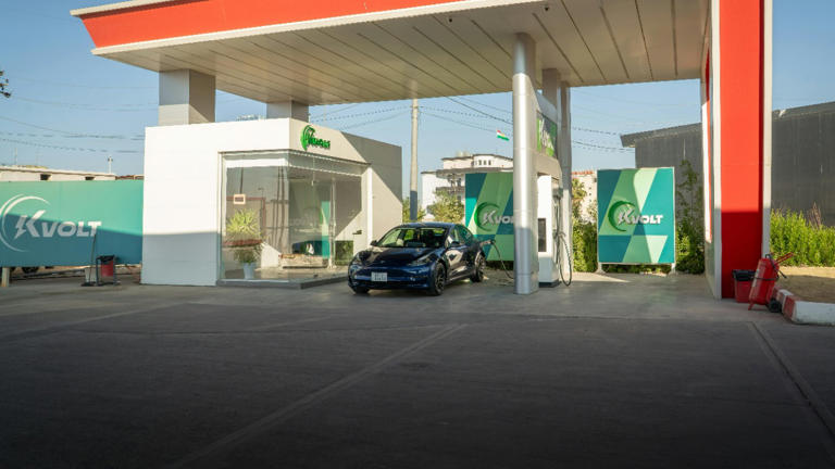 An electric car turns roughly 90% of its battery energy into motion ...