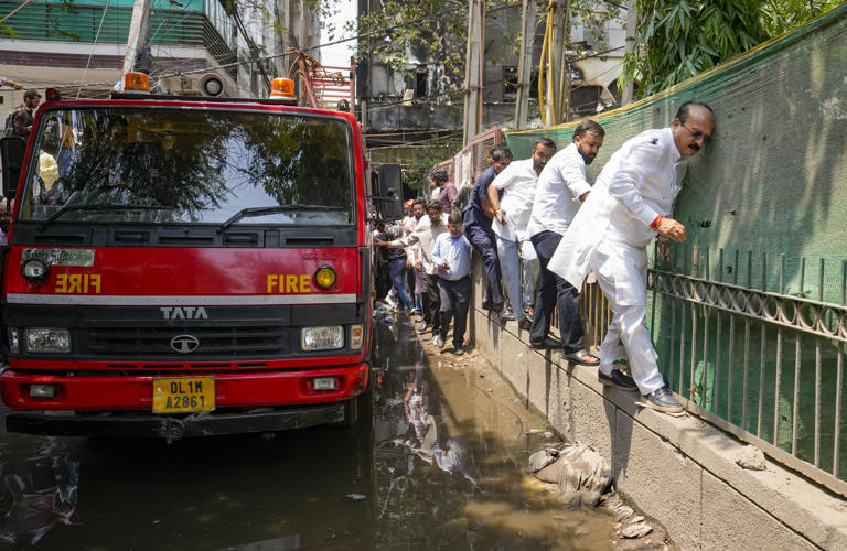 Delhi hotel fire: Foreign national succumbs during treatment, toll ...