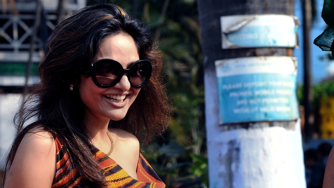 Madhoo recalls real on-set slap exchange with Nana Patekar