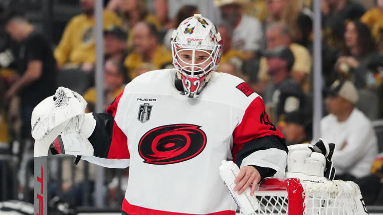 Former Bruins prospect suffers a devastating unlucky bounce in the ...