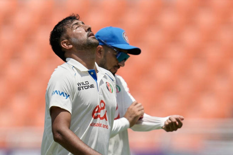 A prayer, a six-for, a lifetime of sacrifice: Saleem Safi arrives for ...