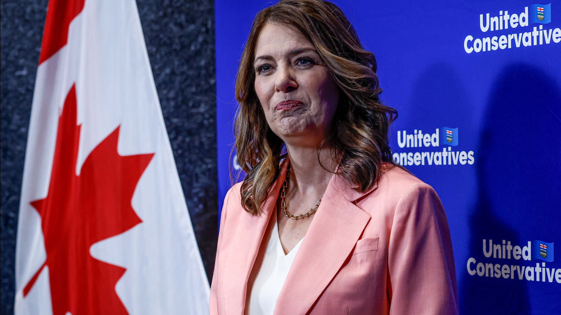 Alberta premier Danielle Smith's approval rating slips over handling of ...