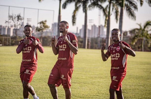 Vila Nova-GO x Botafogo-SP: onde assistir, escalações e arbitragem
