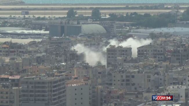 Libano, pesanti raid su Beirut dopo un attentato in Israele