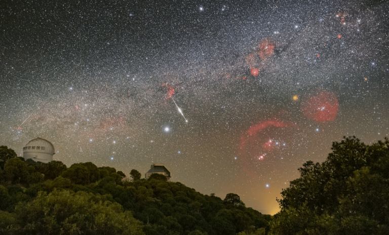 Meteor lights up Arizona sky in stunning celestial display above Kitt ...