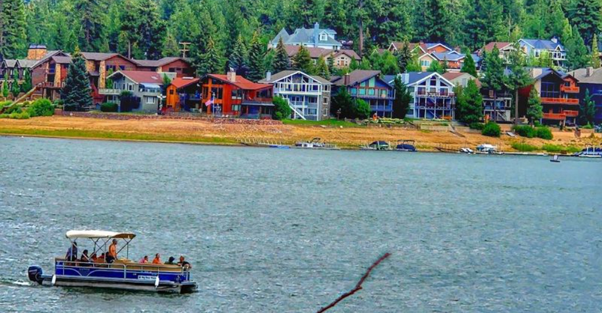 15 beautiful lakeside destinations in America that feel like a vacation ...
