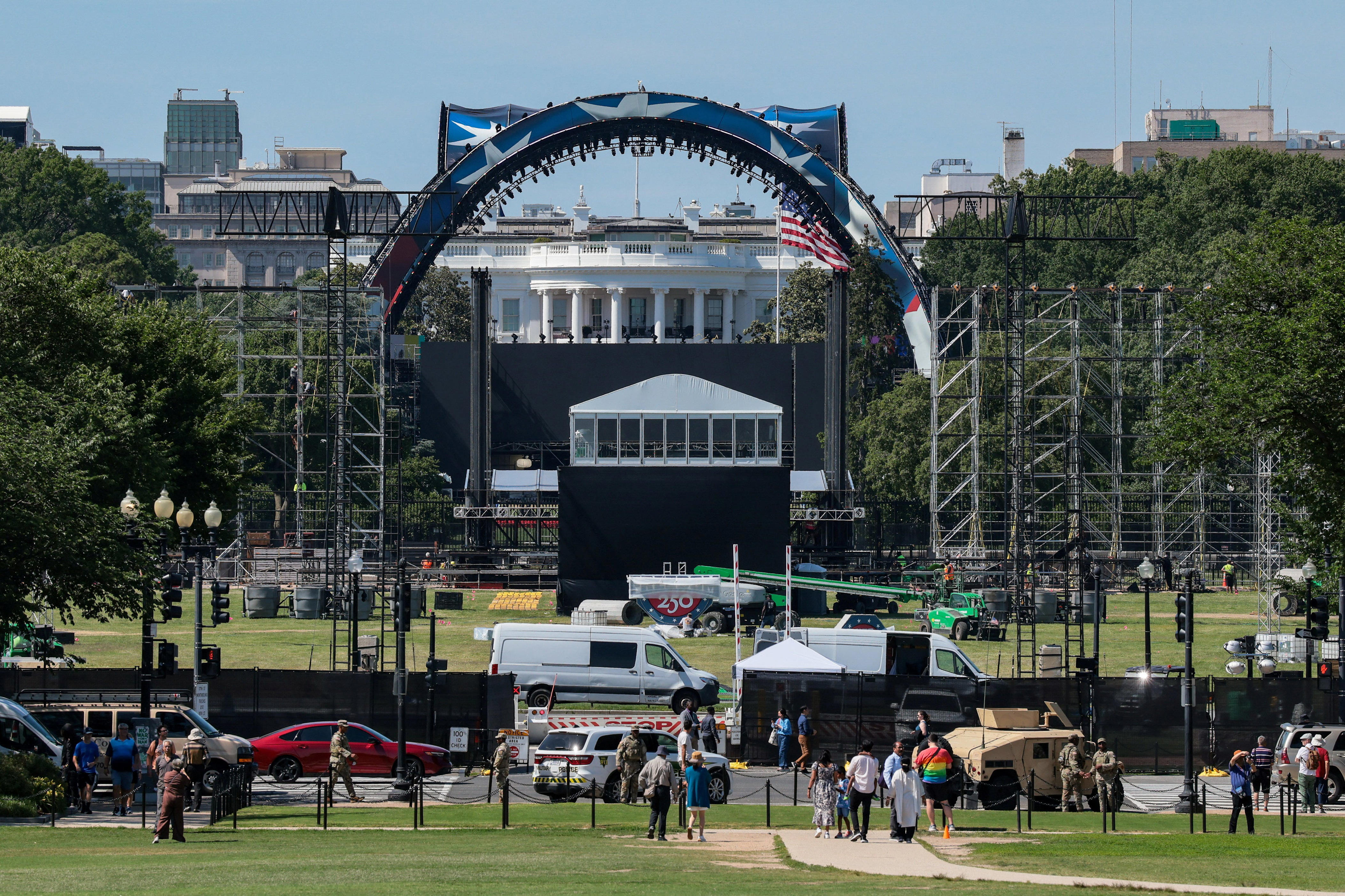 Thunderstorm could soak UFC Freedom 250 at White House fight night