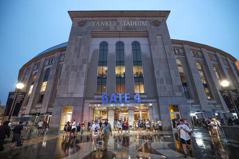 FOX suffers Yankees-Red Sox MLB disaster with Derek Jeter, Alex ...