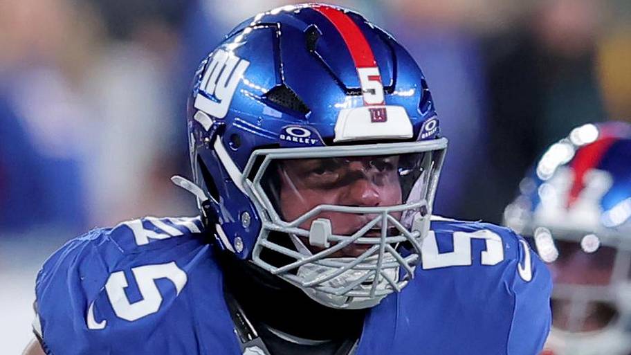 NFL insider names Patriots as a sleeper team for another blockbuster trade