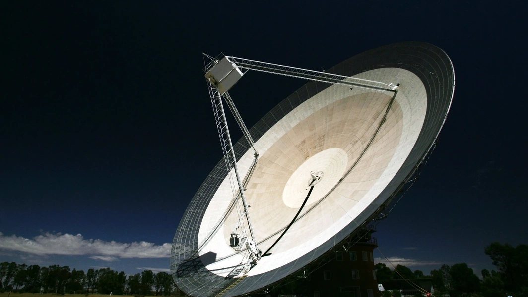 White dwarf–red dwarf duo identified as source of rare radio bursts