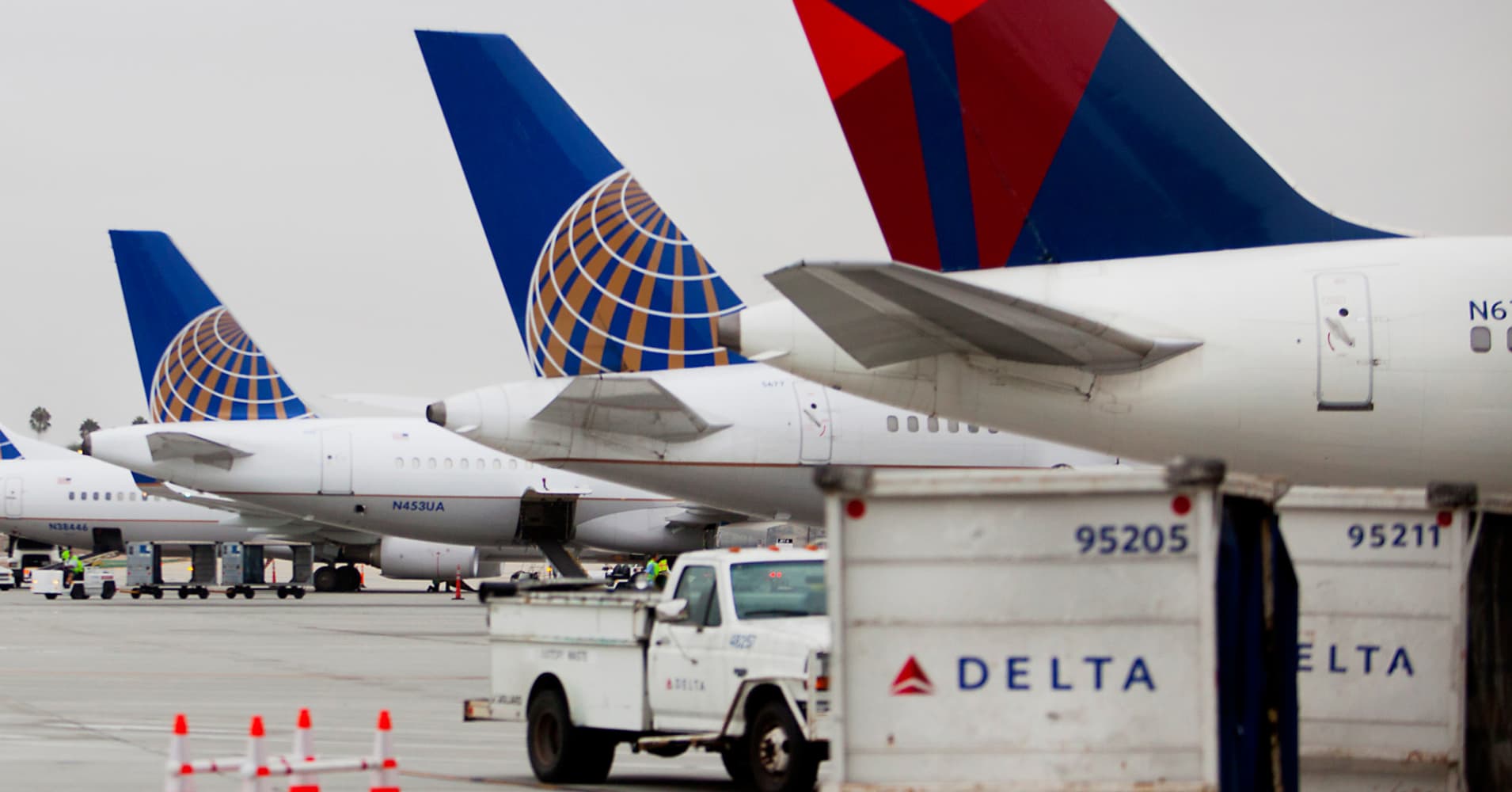 'Bring 'em on': Delta wants United's crown over the Pacific, too