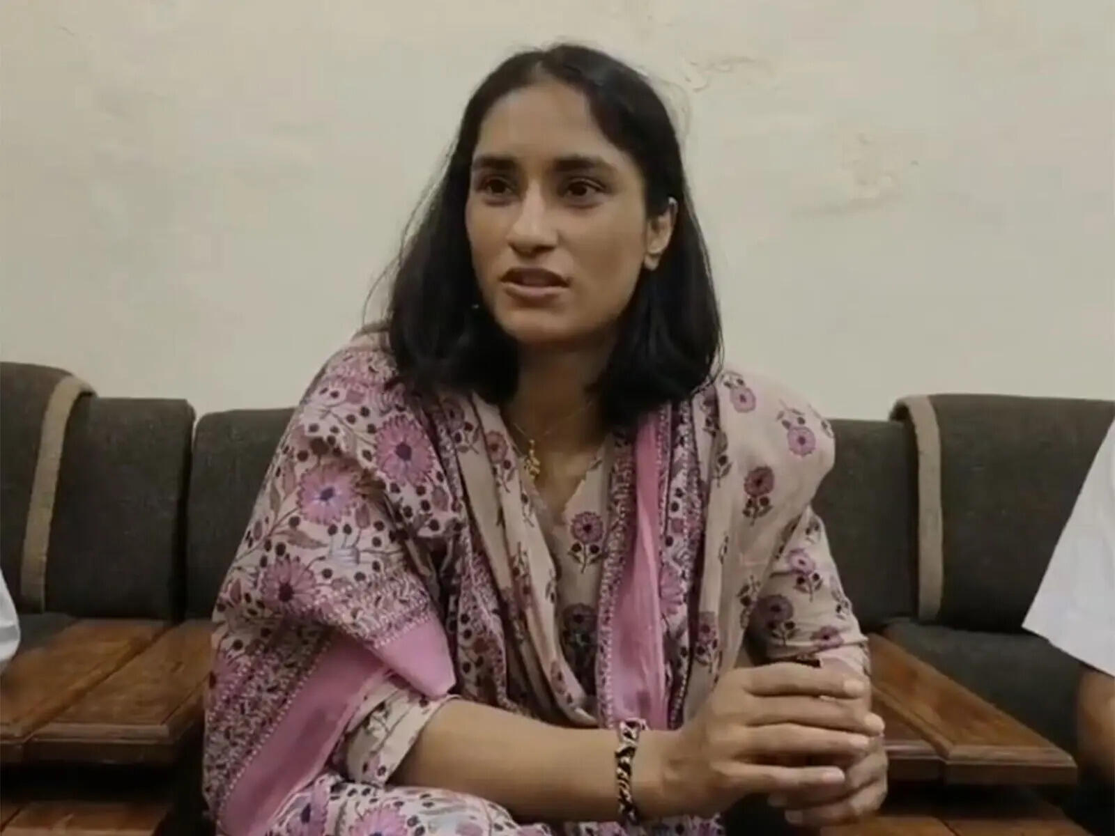 Even I sometimes struggle to get a gas cylinder: Vinesh Phogat slams ...
